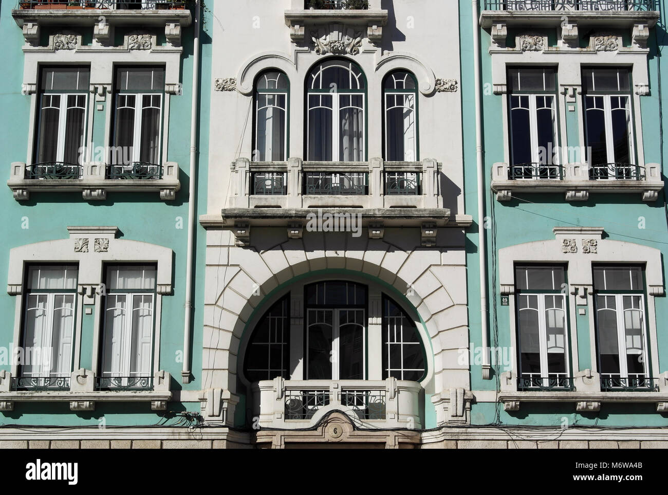 Old building, Lisbon, Portugal Stock Photo - Alamy
