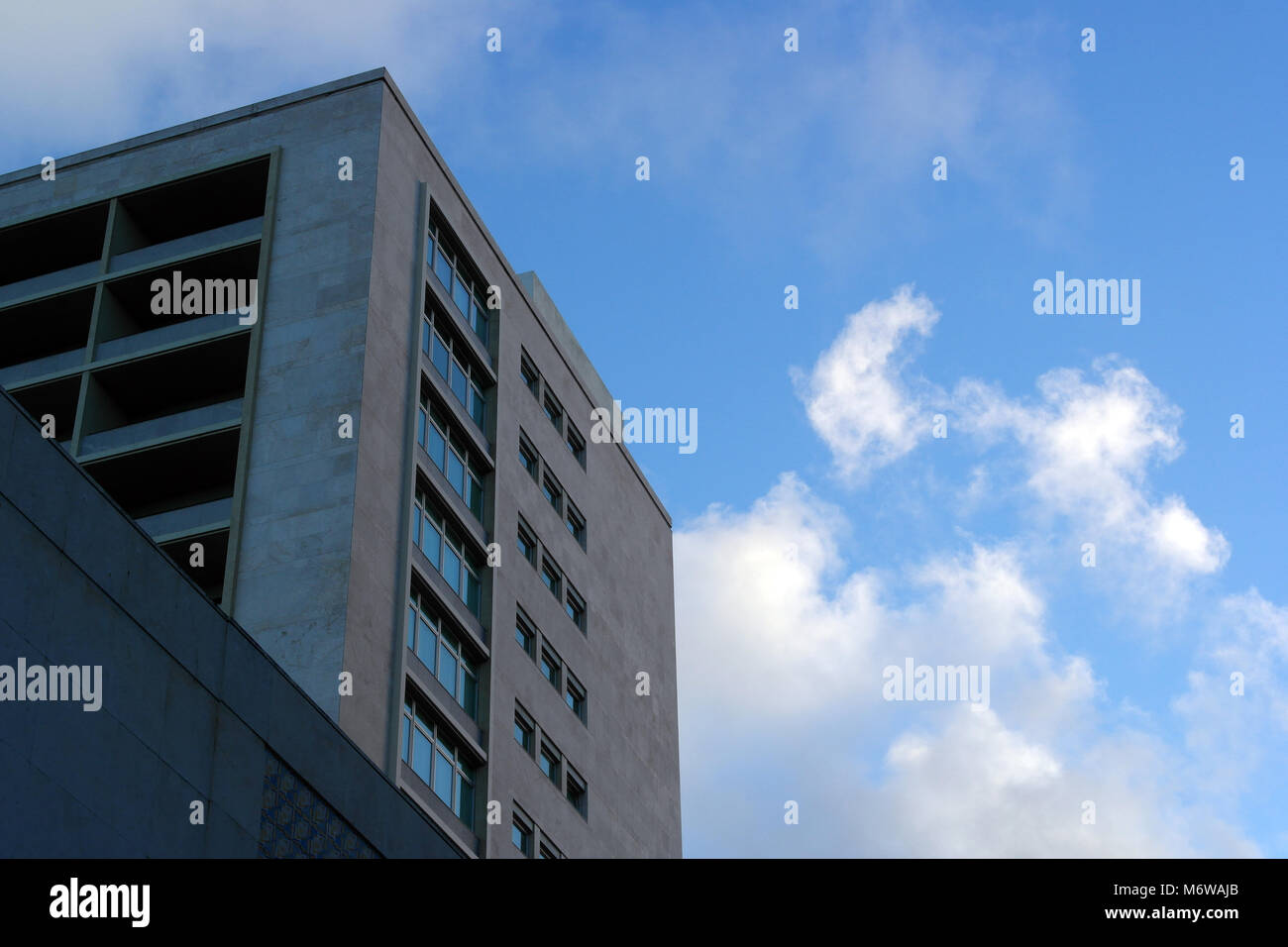 Modern mirrored building Stock Photo - Alamy