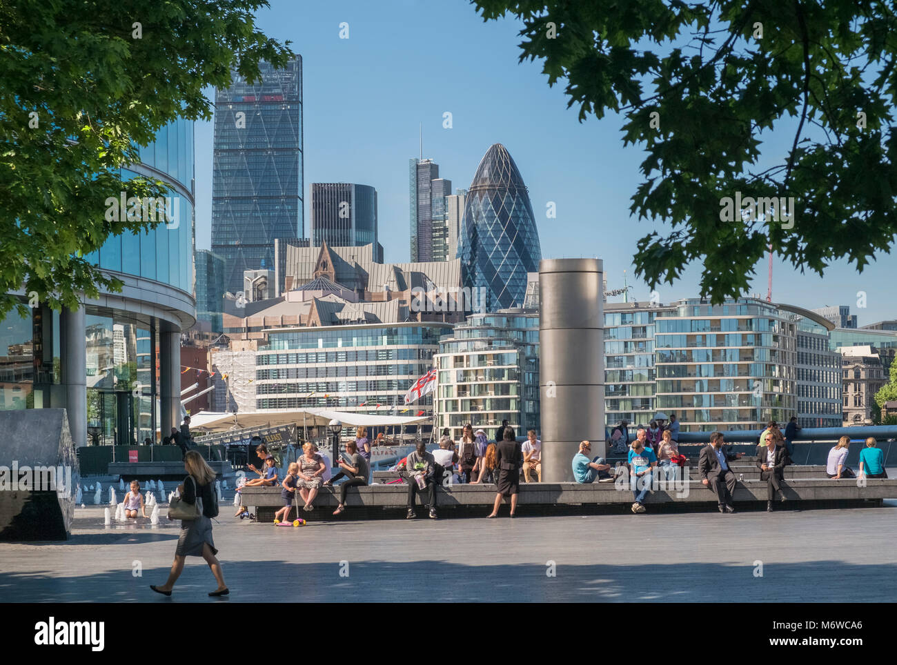 Uk modern buildings hi-res stock photography and images - Alamy