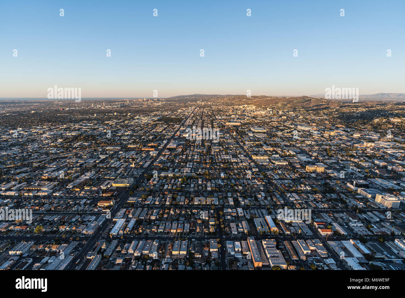 Famous streets in hollywood hi-res stock photography and images - Alamy