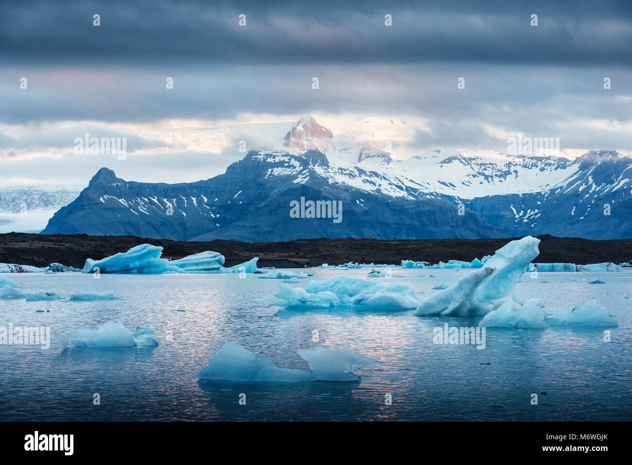 Icebergs in Jokulsarlon glacial lagoon Stock Photo - Alamy