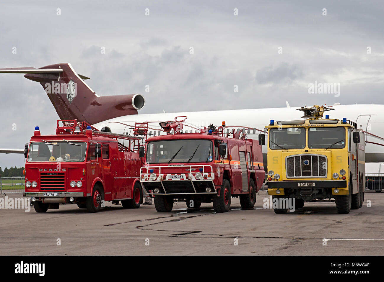 Fire engines airport hi-res stock photography and images - Alamy