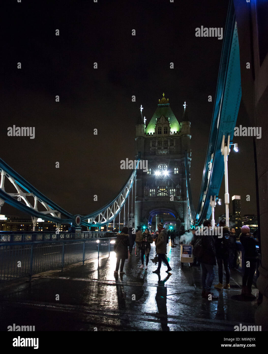 Suspension bridge towers hi-res stock photography and images - Alamy
