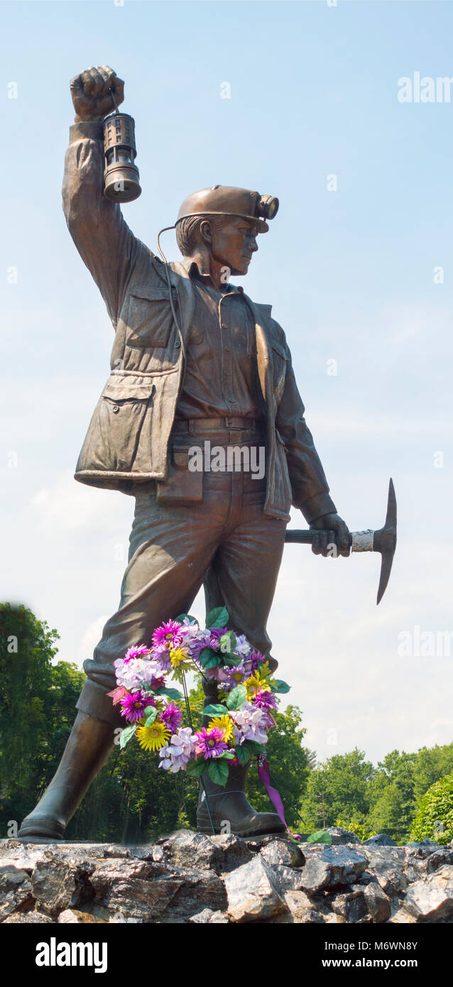 Coal miners memorial sculpture hi-res stock photography and images - Alamy