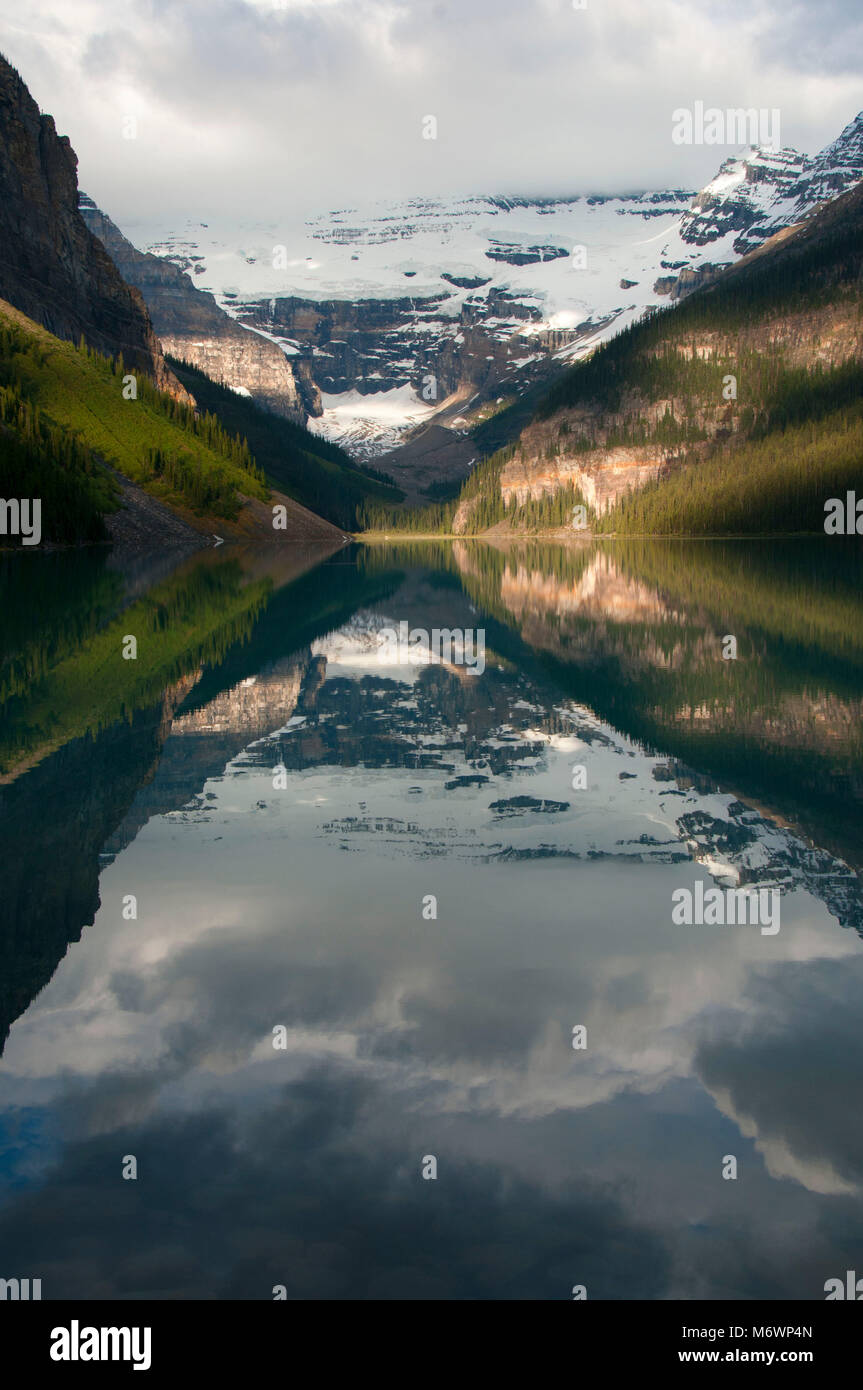 Lake Louise to Mt Victoria, Banff National Park, Alberta, Canada Stock ...