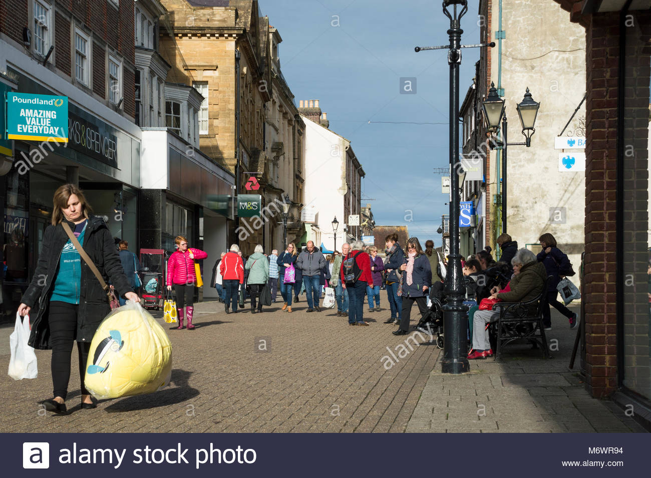 High Street Shops In Dorchester Stock Photos & High Street Shops In ...
