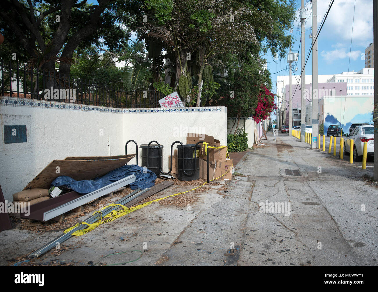 Connecting alleys hi-res stock photography and images - Alamy