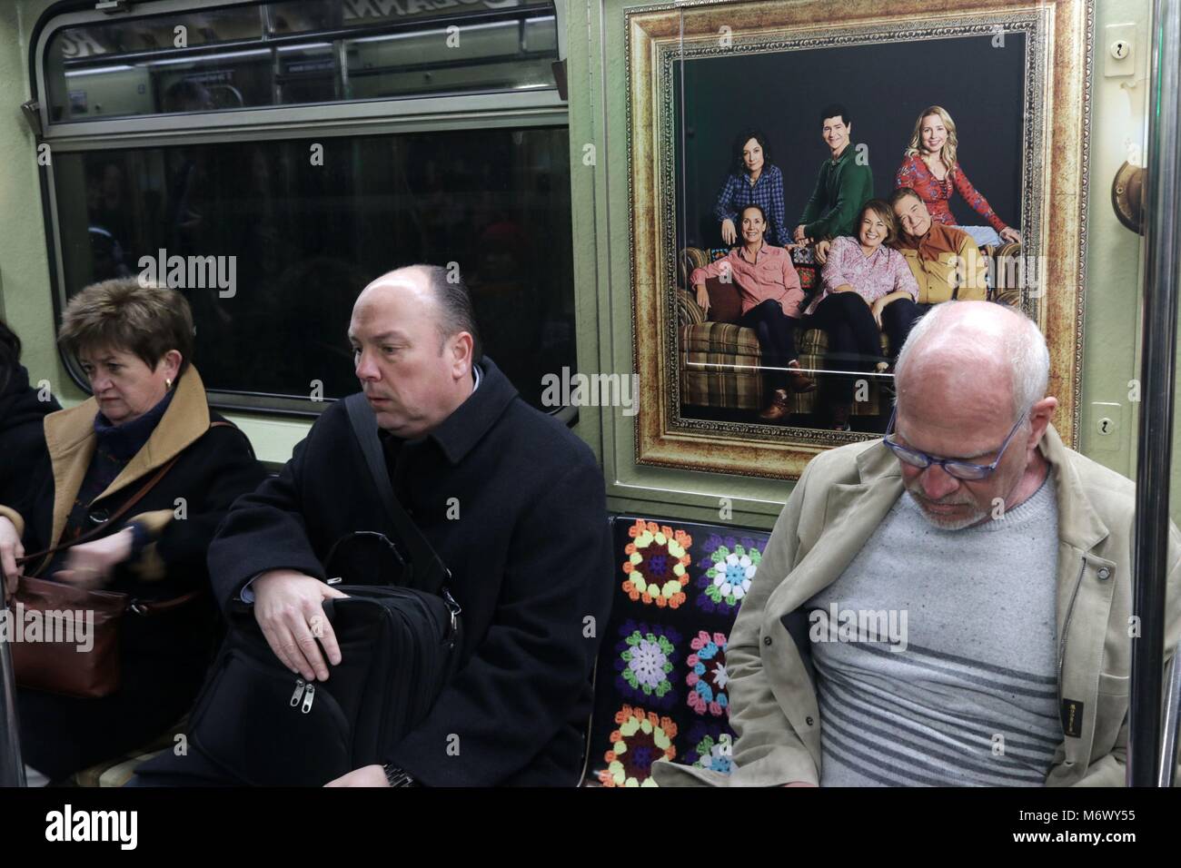 Roseanne tv set hi-res stock photography and images - Alamy