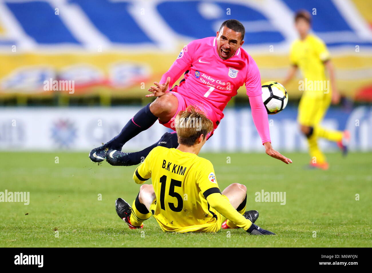 Sankyo Frontier Kashiwa Stadium, Chiba, Japan. 6th Mar, 2018. (Top ...