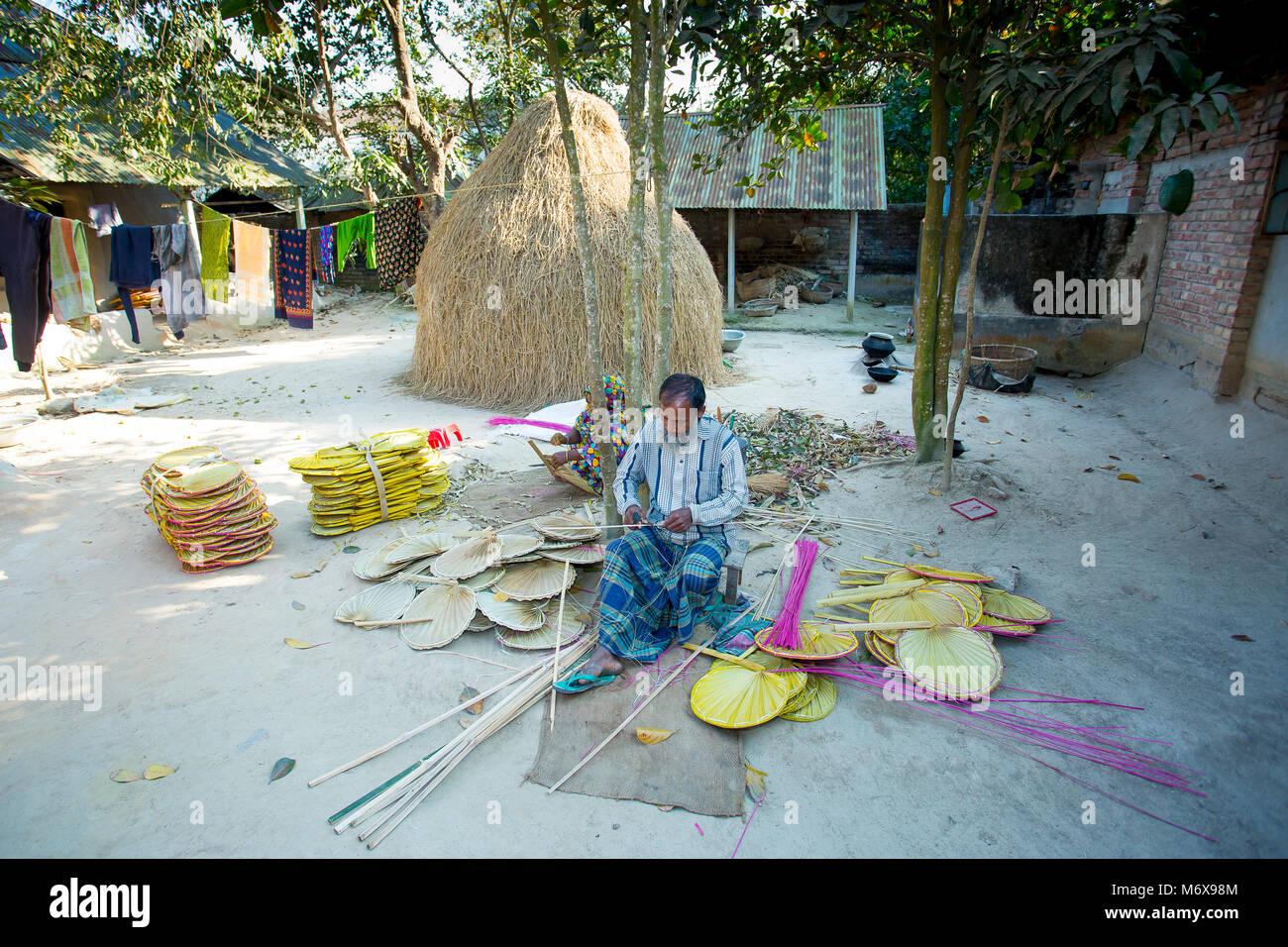 Palmyrah fan (Taal pata’r Pakha Stock Photo - Alamy