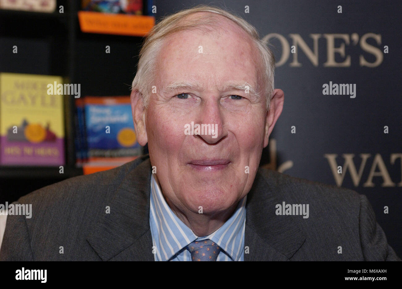 At waterstones in harrods hi-res stock photography and images - Alamy