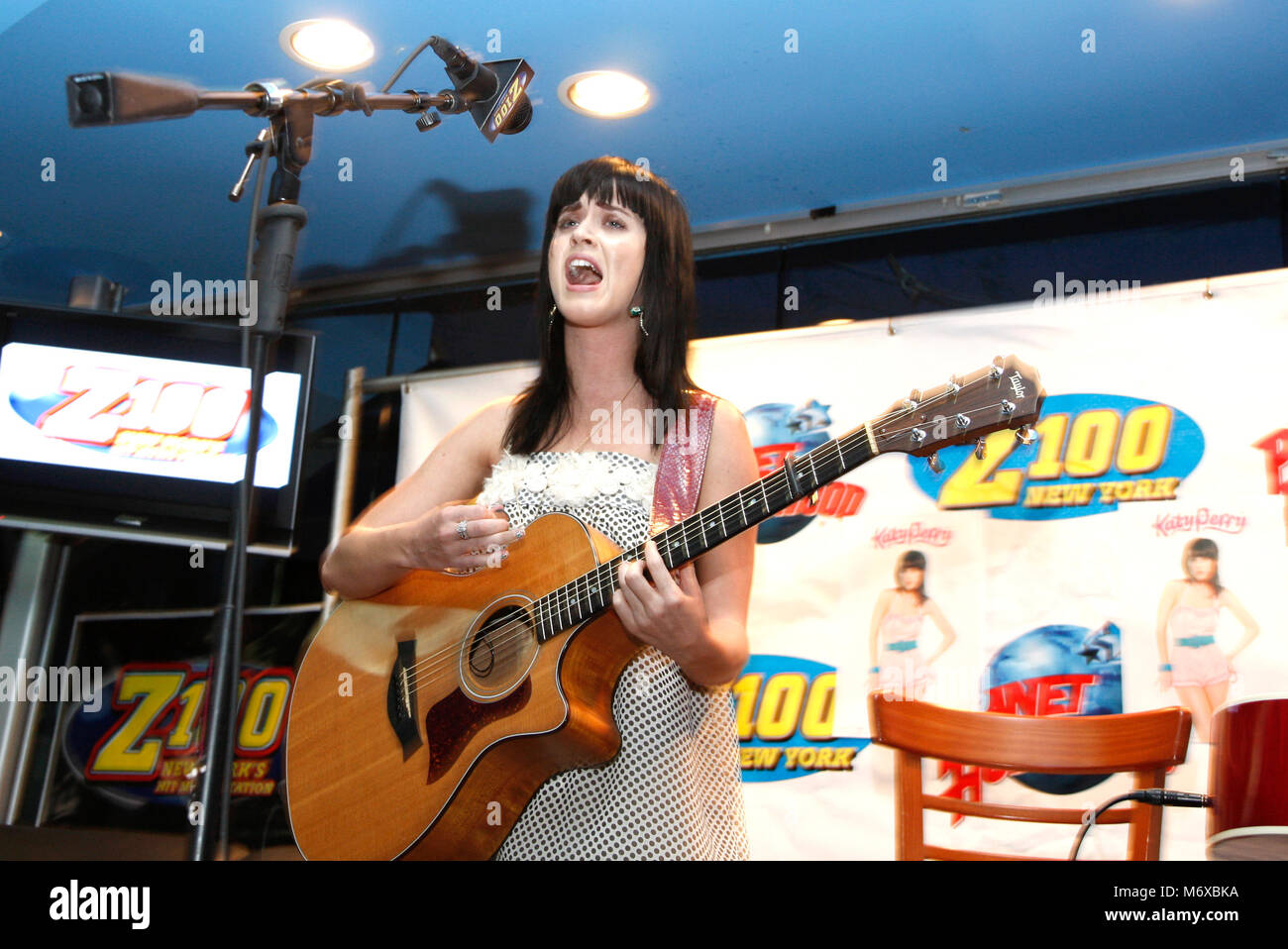 Katy Perry performance for the Z100 Lounge at Planet Hollywood Times ...