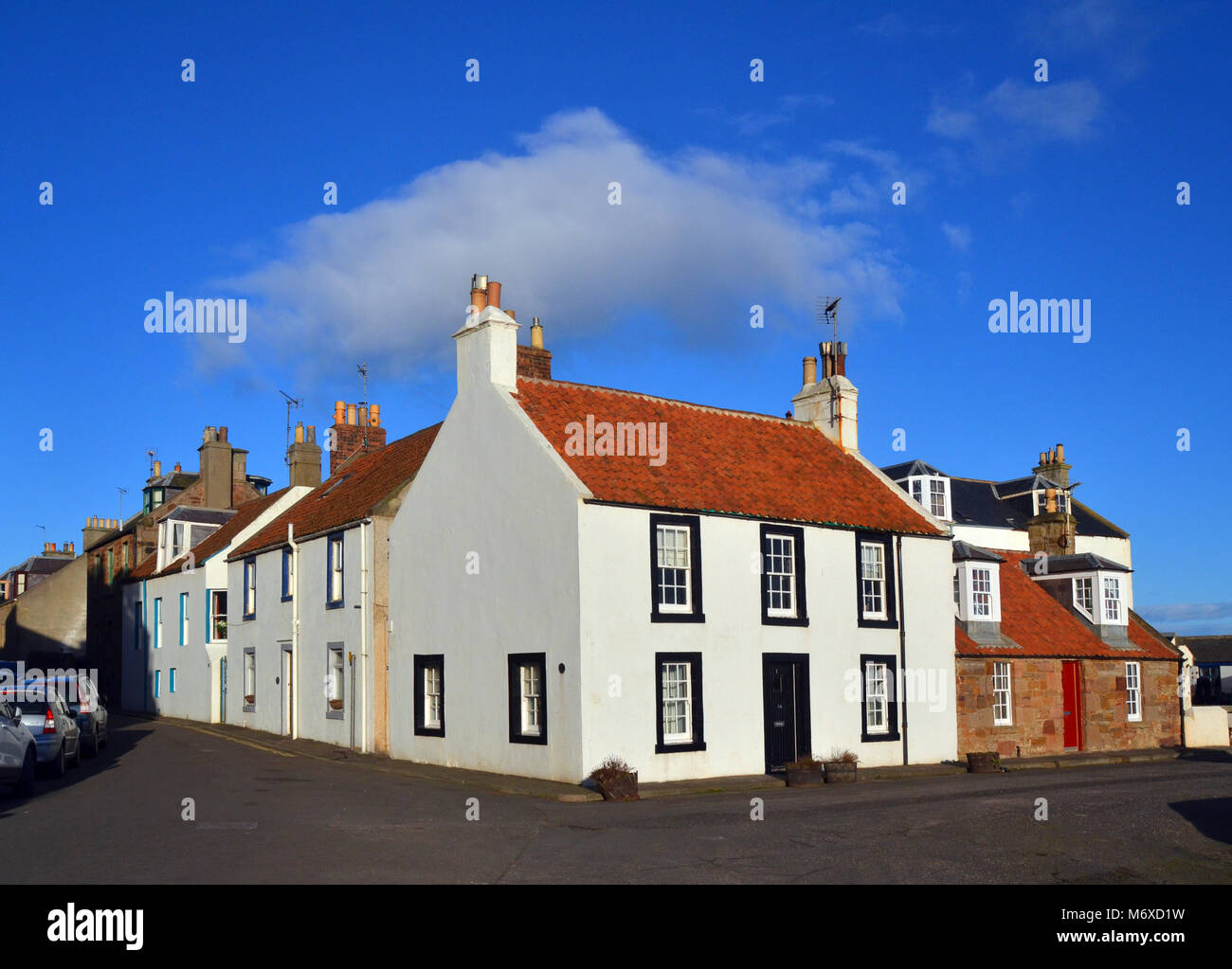 White buildings with red tiled roofs hi-res stock photography and ...