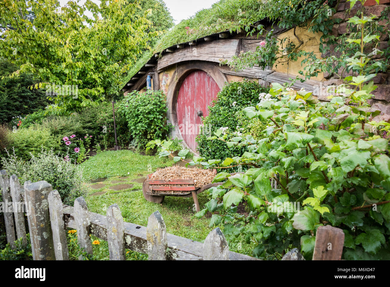 Hobbit House, Hobbiton Movie Set, Matamata, North Island, New Zealand ...