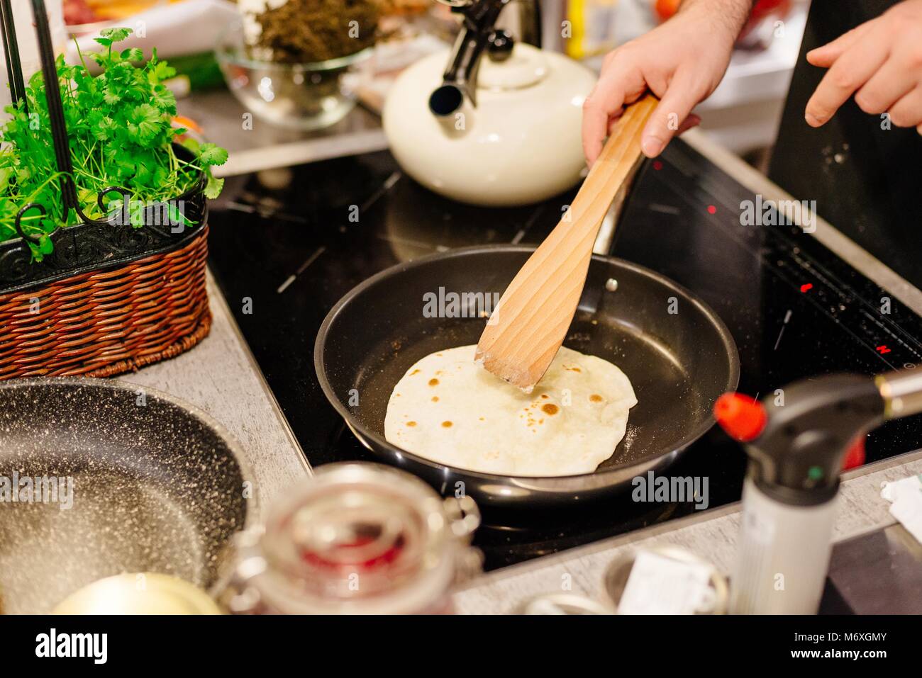 Pan taco tortilla pancake hi-res stock photography and images - Alamy