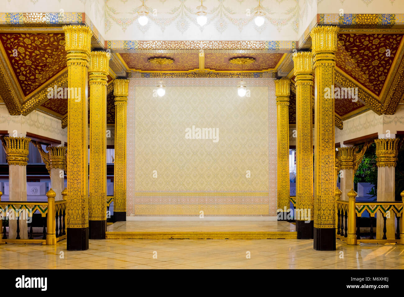 Traditional thai style ceiling decorative hi-res stock photography and ...