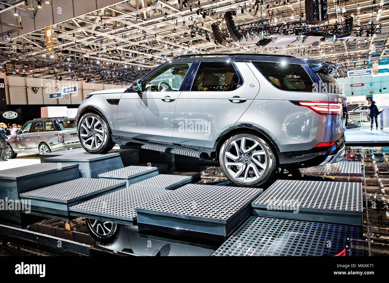 Land rover svx hi-res stock photography and images - Alamy