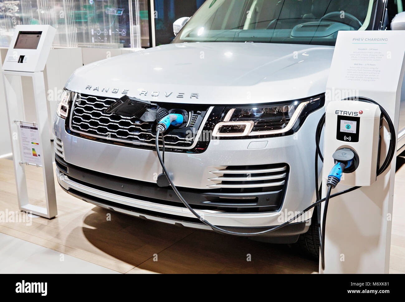 Range Rover P400E plug-in hybrid Stock Photo - Alamy
