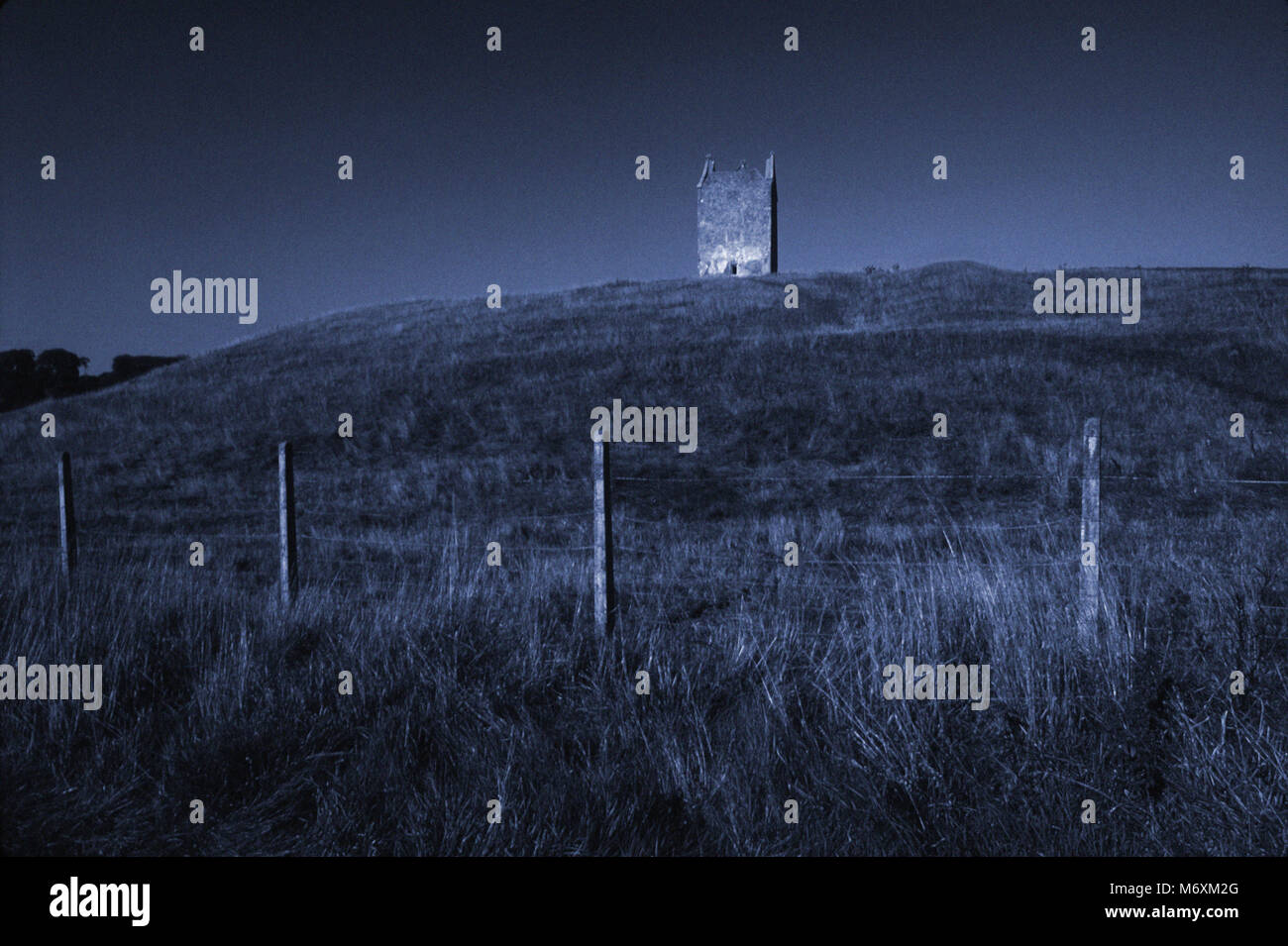 White dovecot hi-res stock photography and images - Alamy