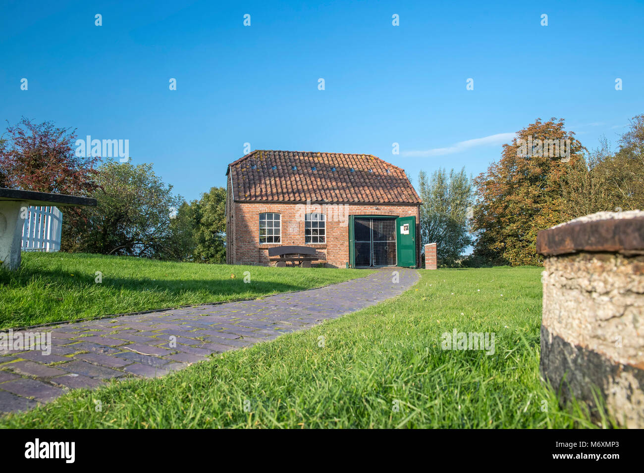 a old building Stock Photo - Alamy a old building Stock Photo - Alamy