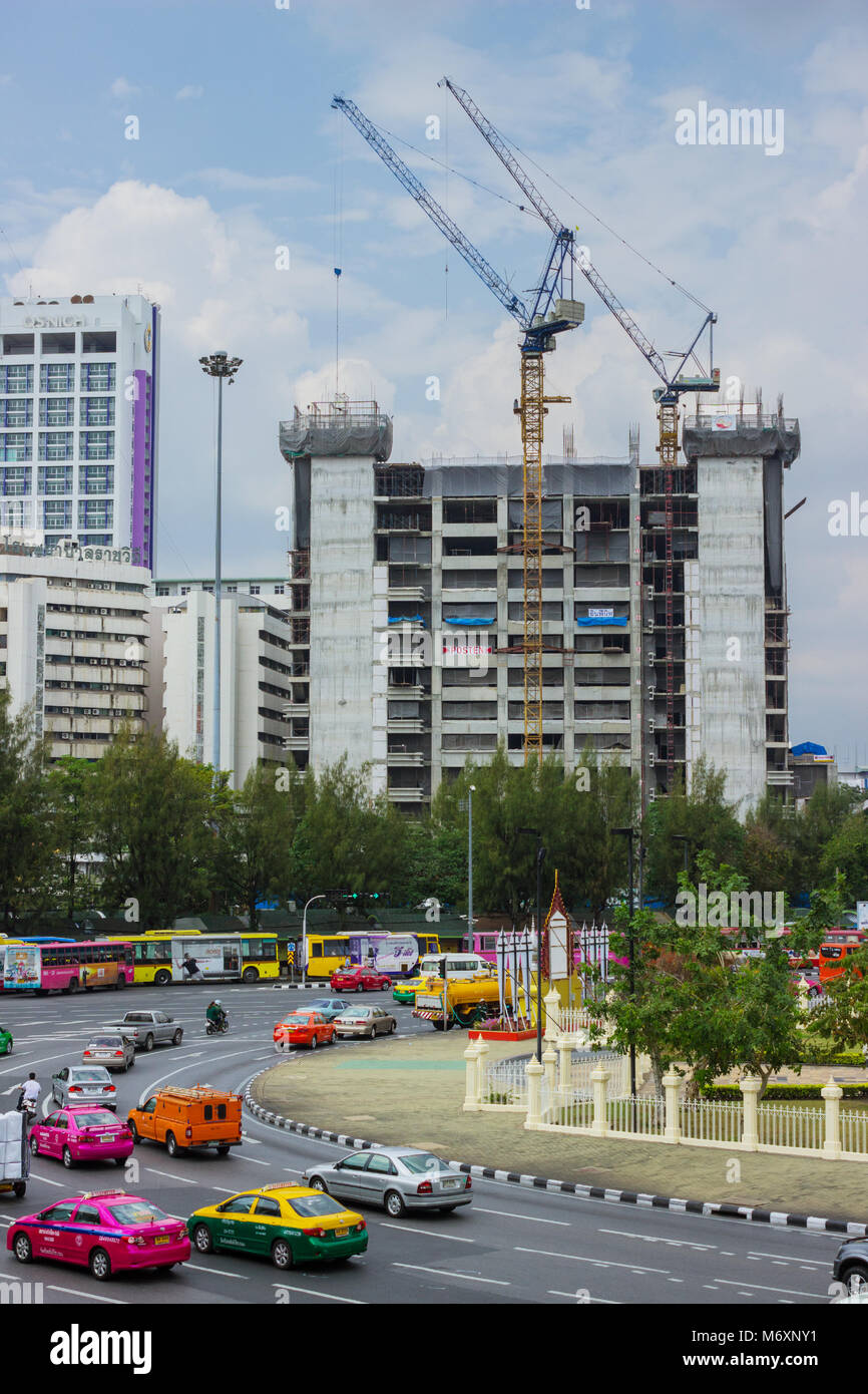 BANGKOK, THAILAND - FEB 20, 2015: We see the construction of high-rise ...