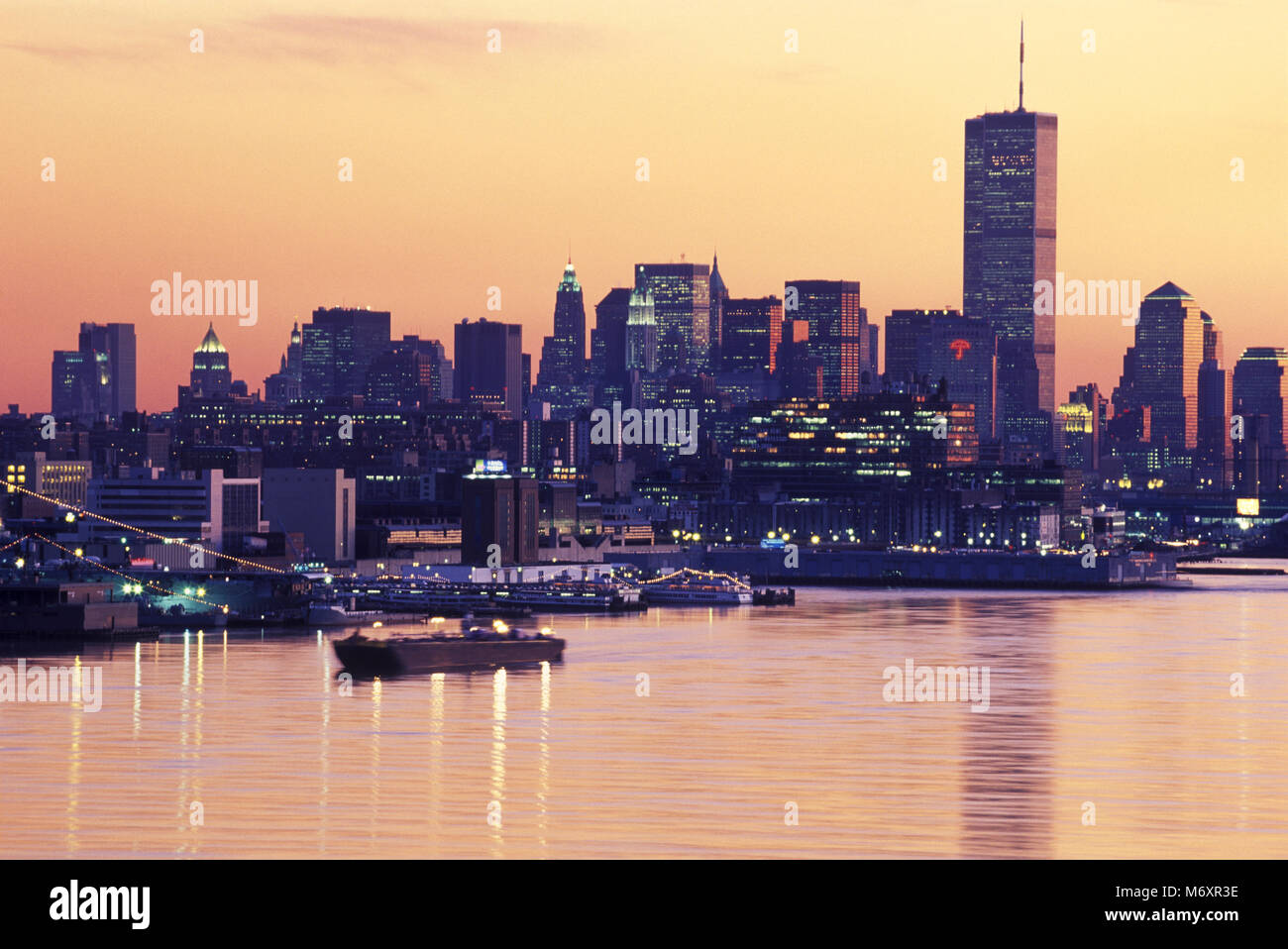 1999 HISTORICAL TWIN TOWERS (©MINORU YAMASAKI 1973) DOWNTOWN SKYLINE ...