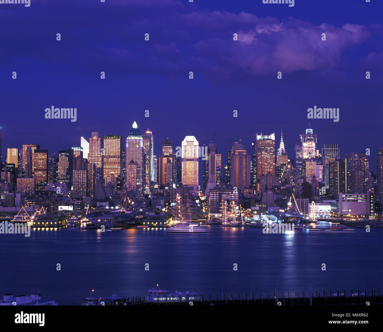 2000 HISTORICAL MIDTOWN SKYLINE MANHATTAN HUDSON RIVER NEW YORK CITY ...