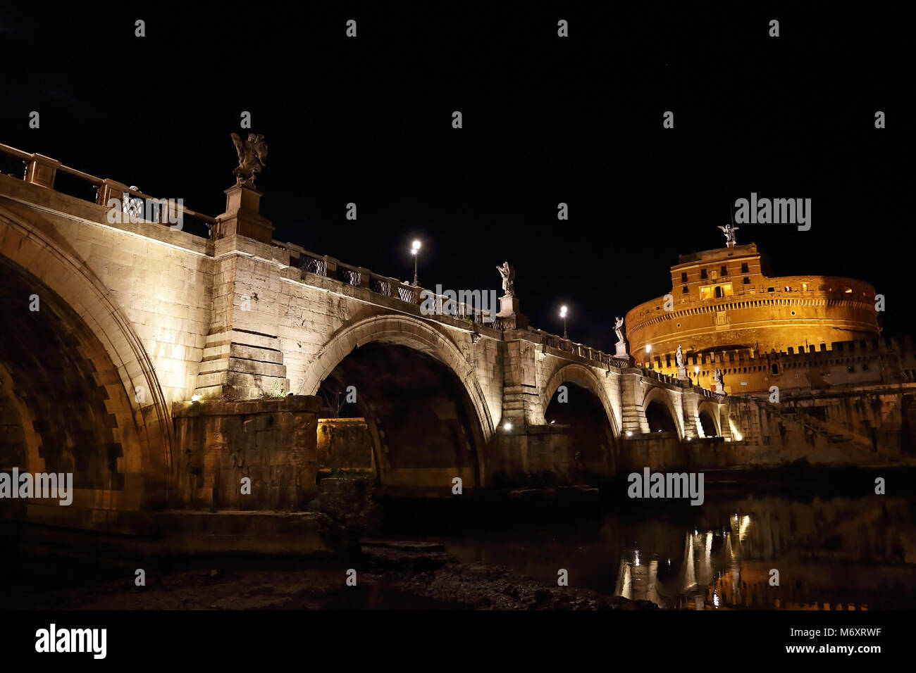 Rome bridges hi-res stock photography and images - Alamy