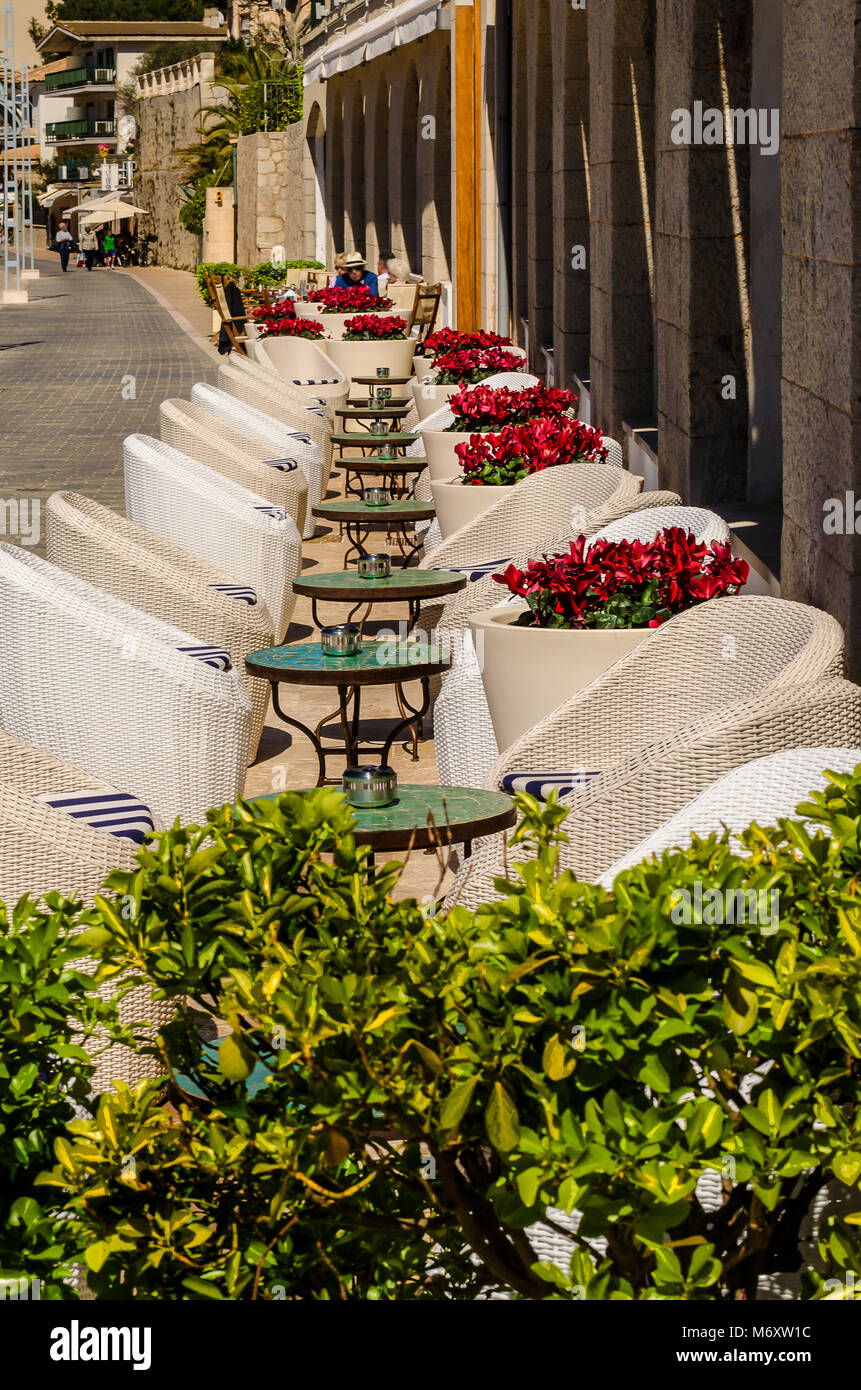 WAITING - Outdoor Dining Stock Photo - Alamy