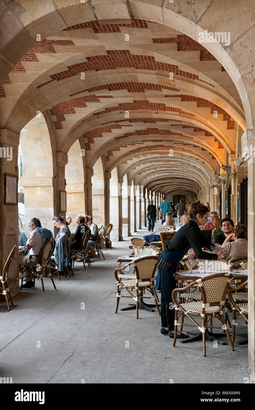 France vaulted hi-res stock photography and images - Alamy