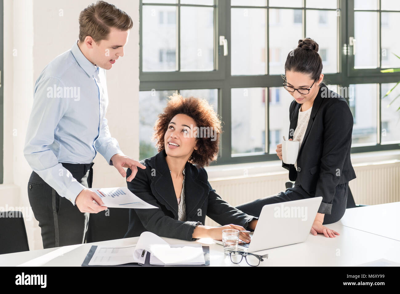 Employees documents hi-res stock photography and images - Alamy