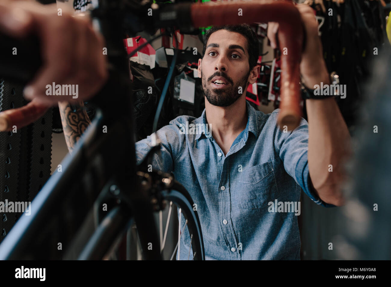 Bicycle mechanic hi-res stock photography and images - Alamy