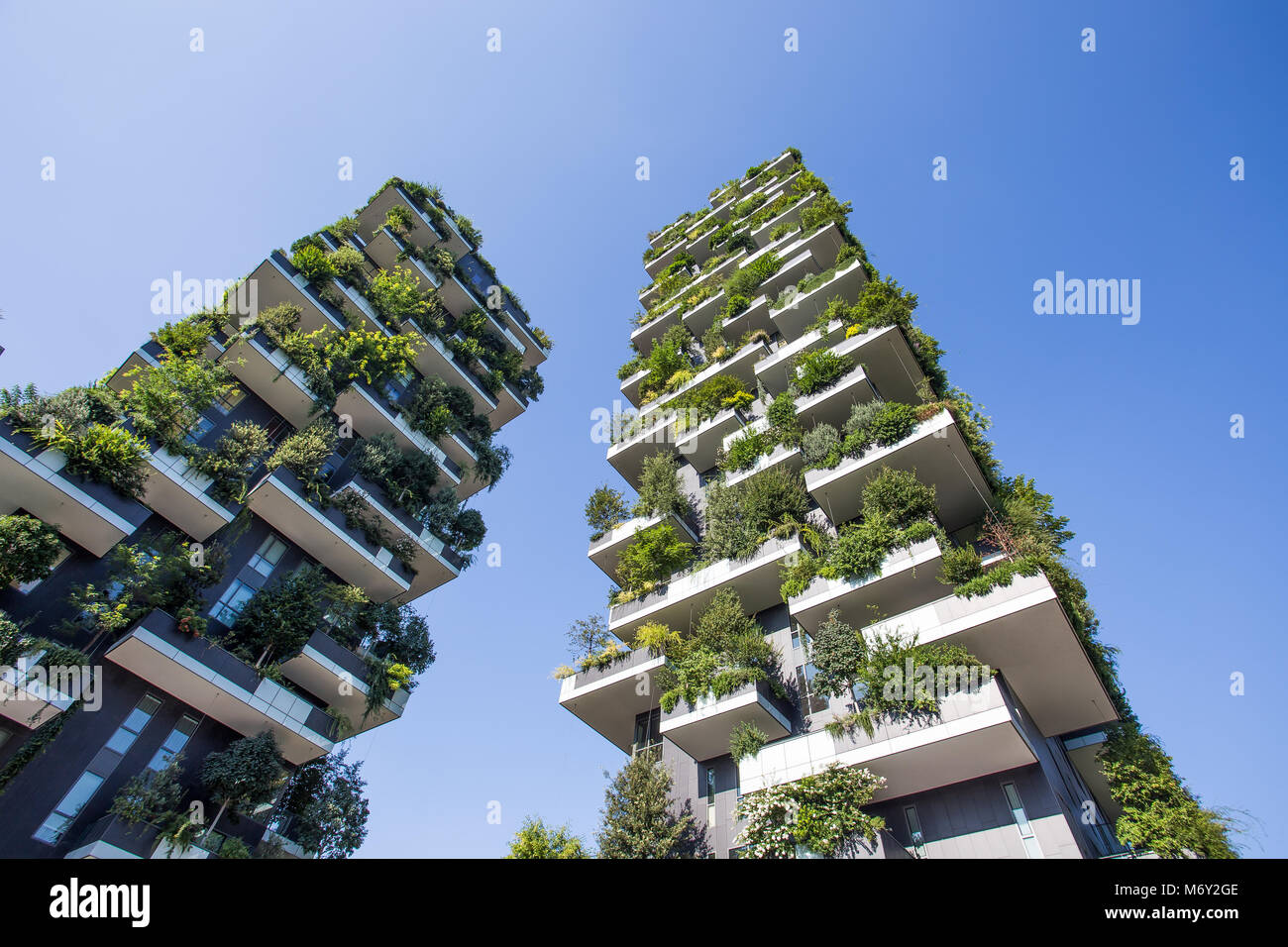 Bosco verticale buildings in milan hi-res stock photography and images ...