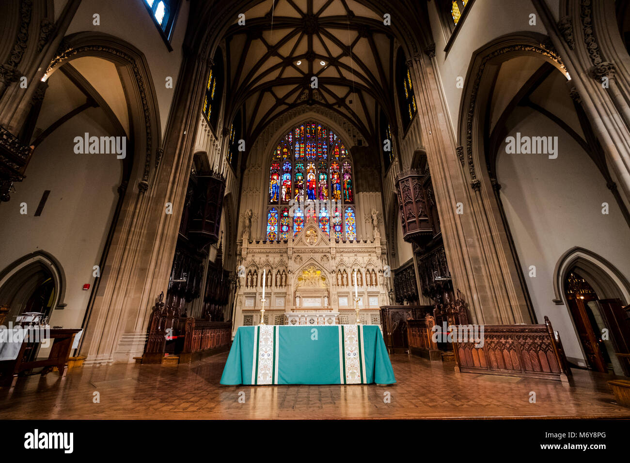 New York City, interiors of Trinity Church Stock Photo - Alamy