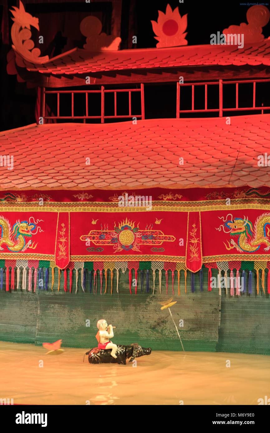 Traditional Vietnamese puppets at the Golden Dragon Water Puppet ...
