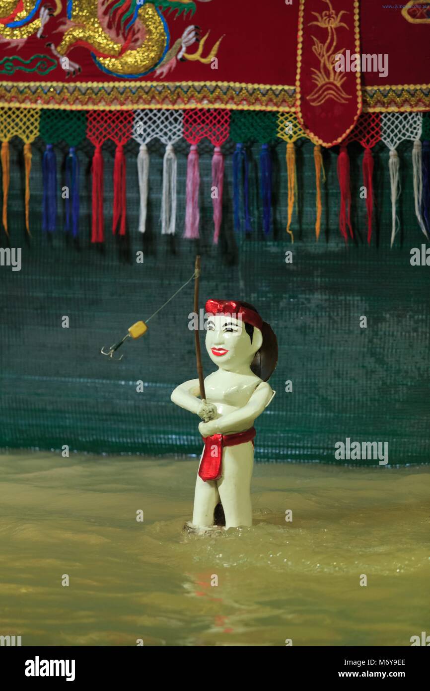 Traditional Vietnamese puppets at the Golden Dragon Water Puppet ...