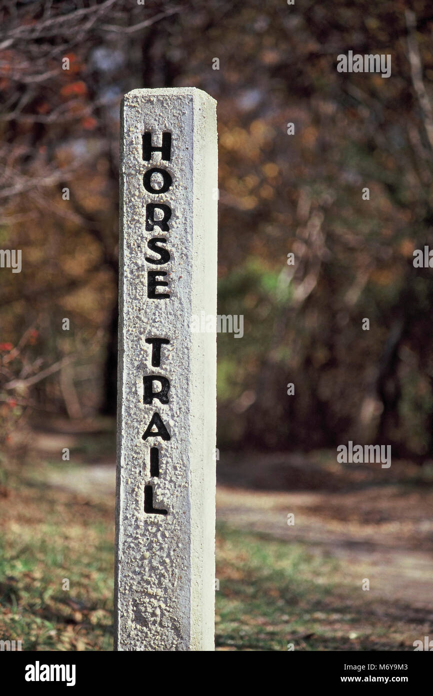 Horse trail sign Stock Photo - Alamy