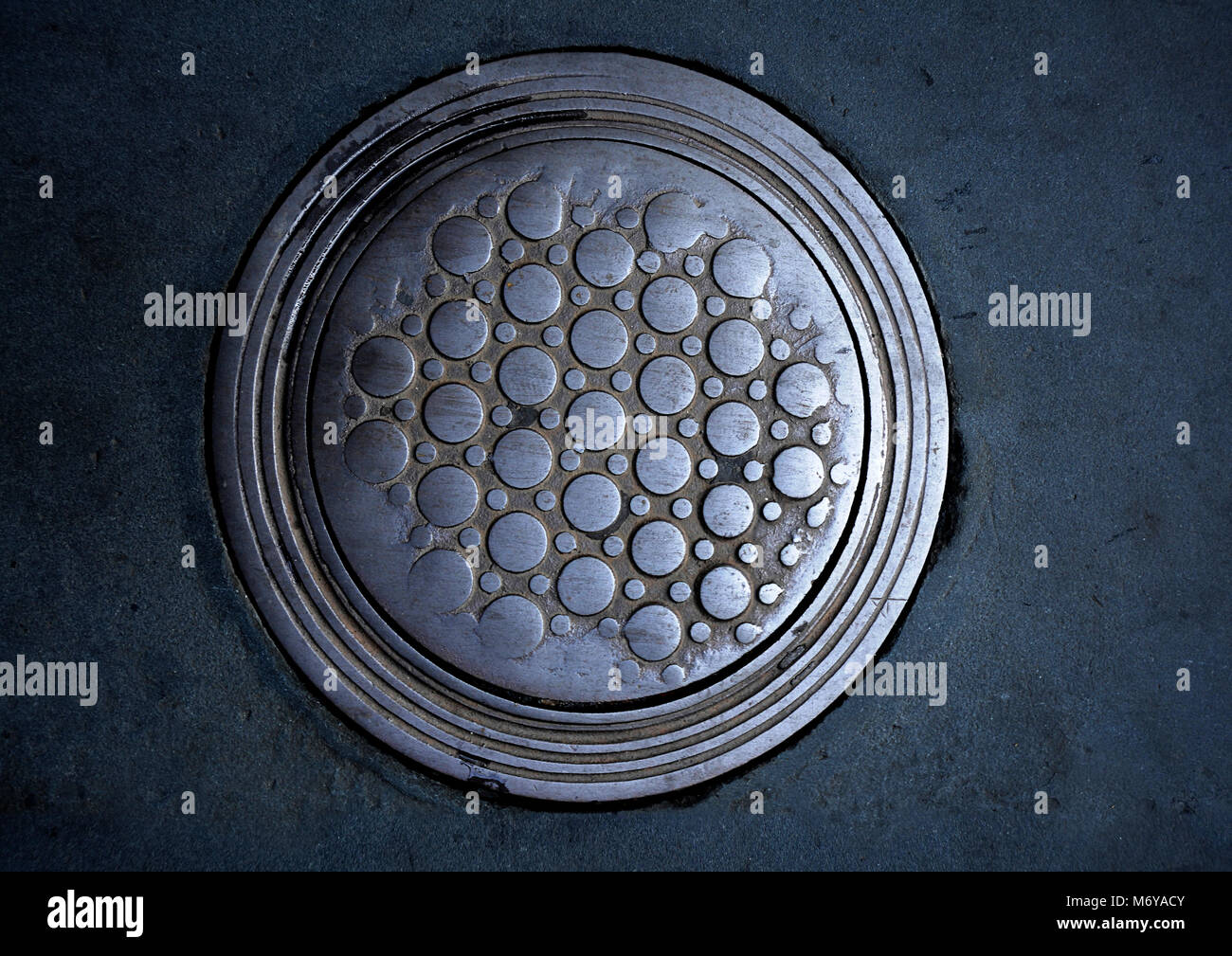 Cover buildings hi-res stock photography and images - Alamy