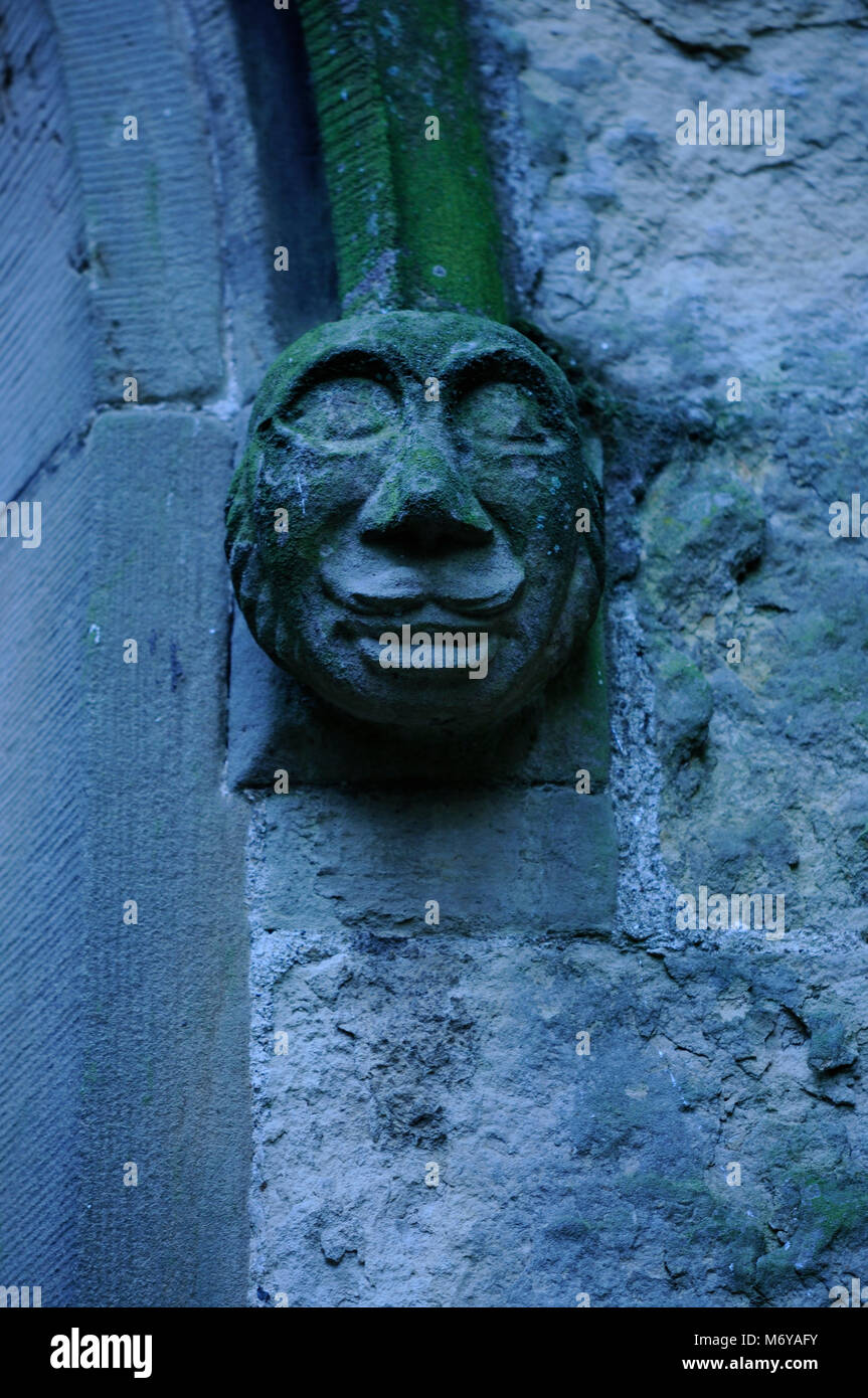 Medieval architecture gargoyle hi-res stock photography and images - Alamy