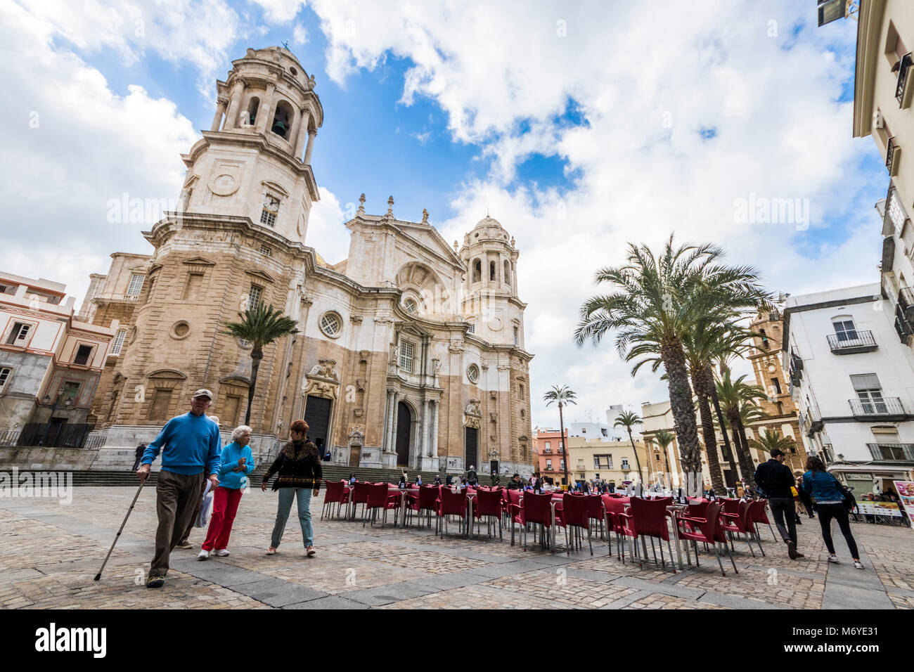 Views of Cadiz Cathedral (Catedral de Santa Cruz) and the crowded ...