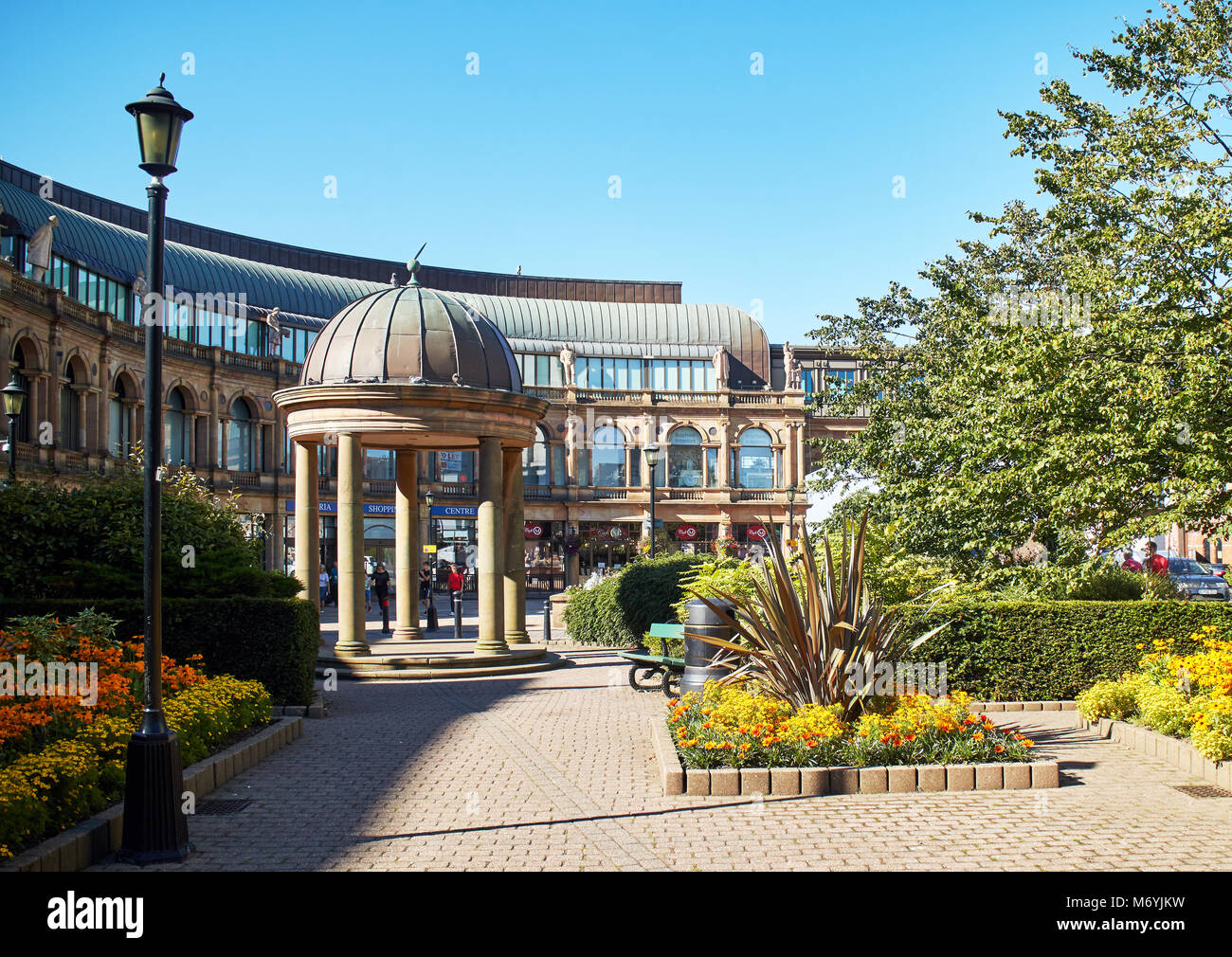 Victoria gardens harrogate hi-res stock photography and images - Alamy