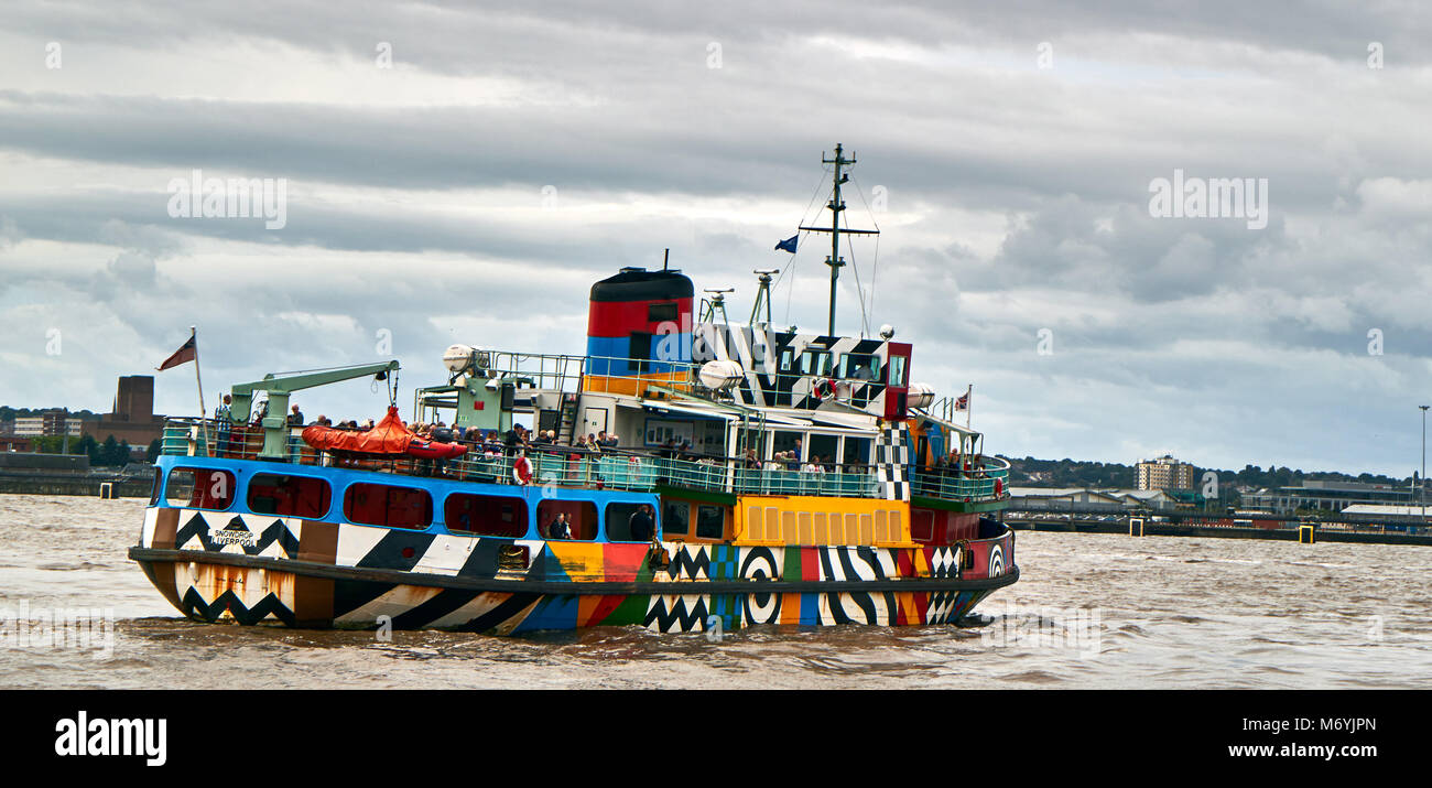 Liverpool mersey ferry people hi-res stock photography and images - Alamy