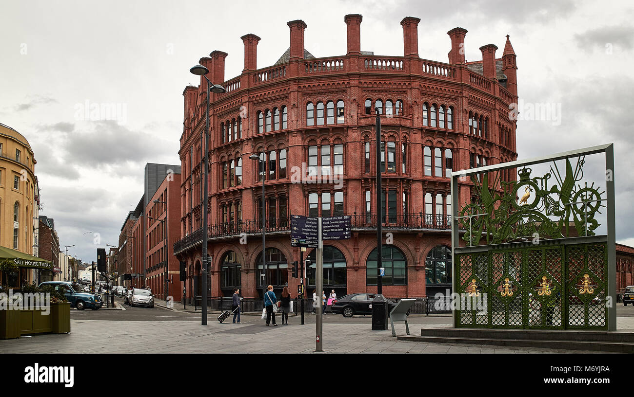 England, Merseyside, Liverpool city, Building in circle, Old-fashioned ...