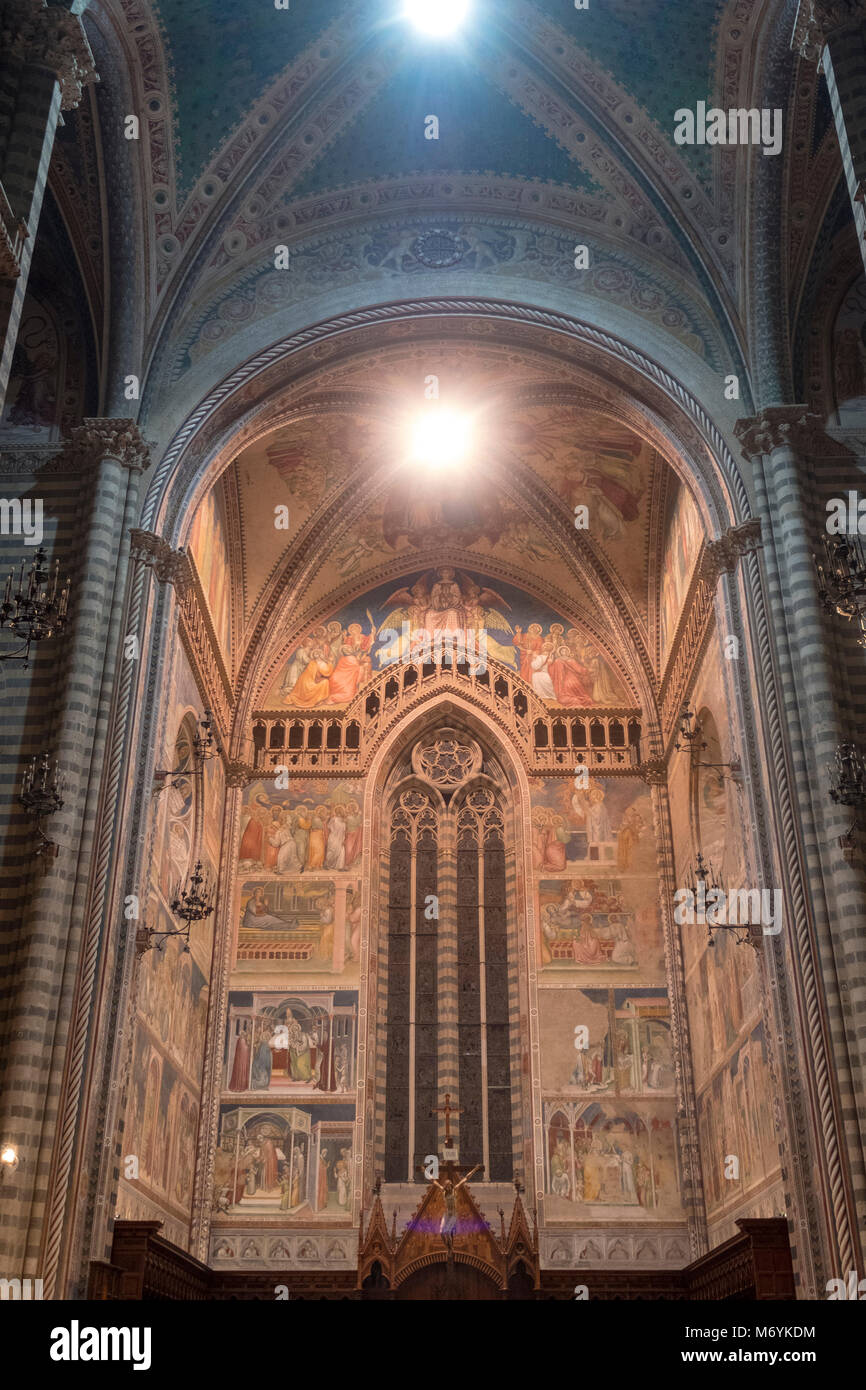 Orvieto duomo interior hi-res stock photography and images - Alamy