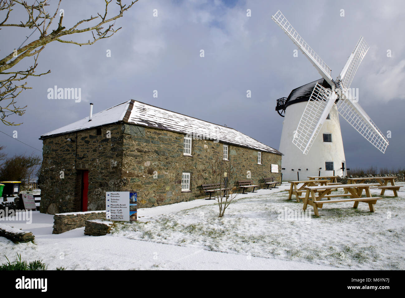 Welsh windmill hi-res stock photography and images - Alamy