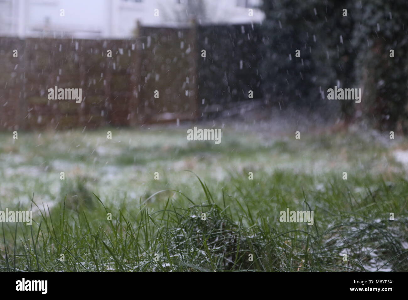 Falling in grass hi-res stock photography and images - Alamy