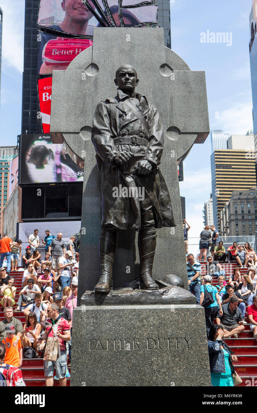 Father Francis D. Duffy Statue in Times Square, Manhattan, New York ...