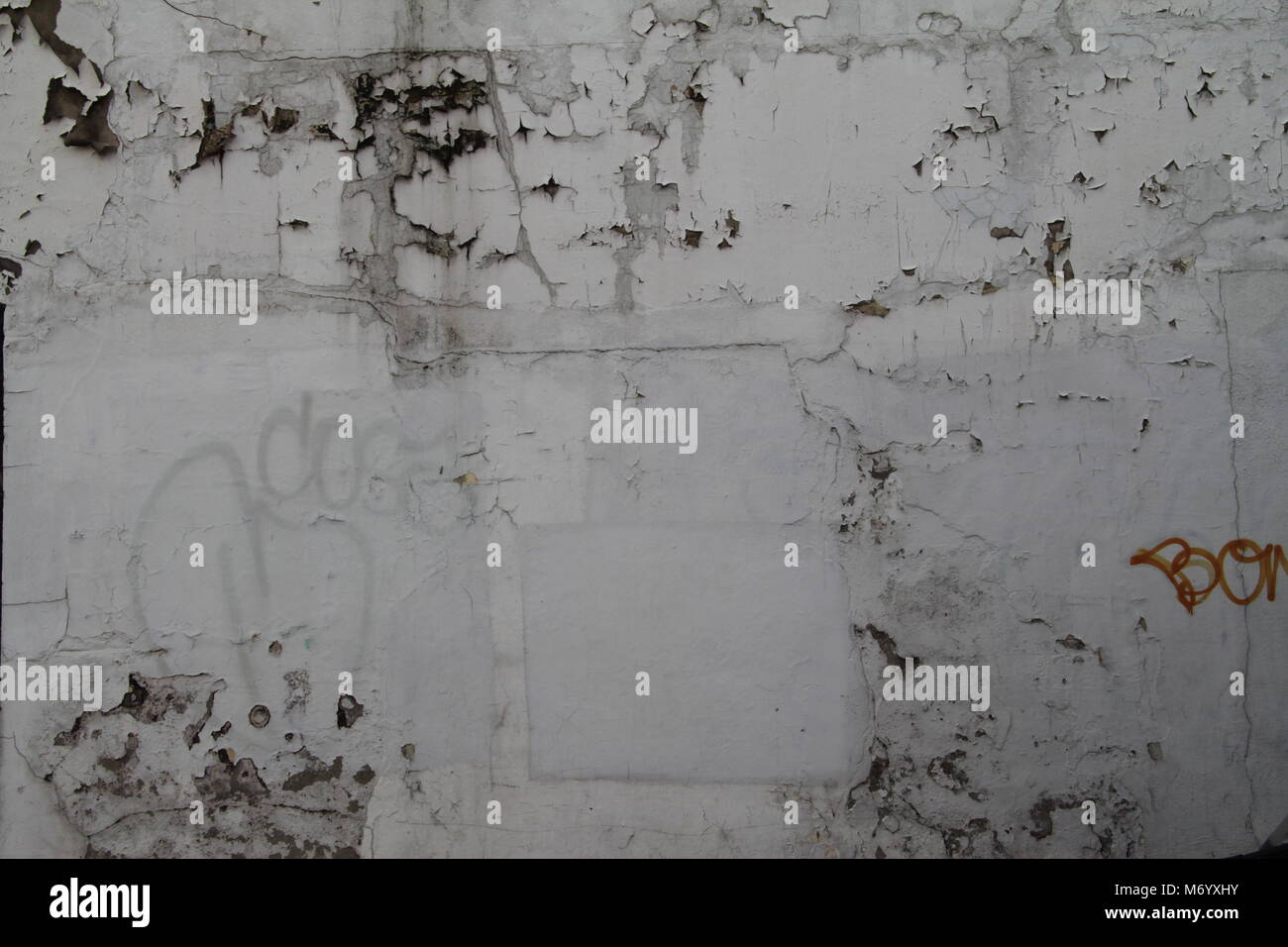 Flaking, peeling sun damaged paint Stock Photo - Alamy