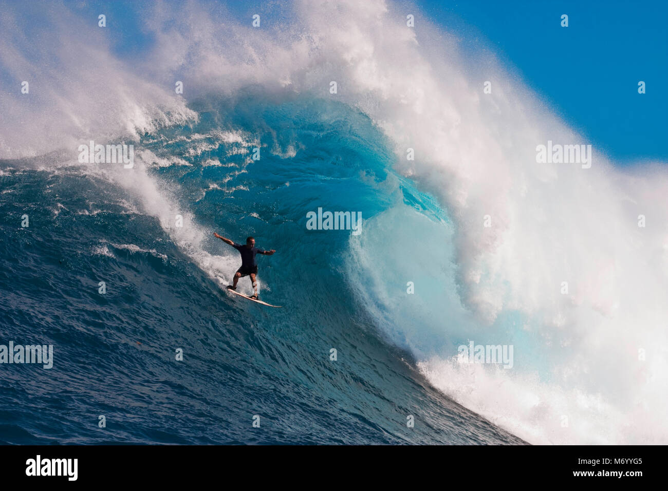 Towin hi-res stock photography and images - Alamy
