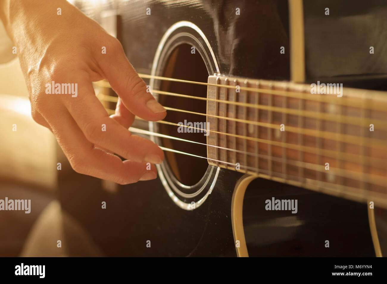 Acoustic guitar band hi-res stock photography and images - Alamy